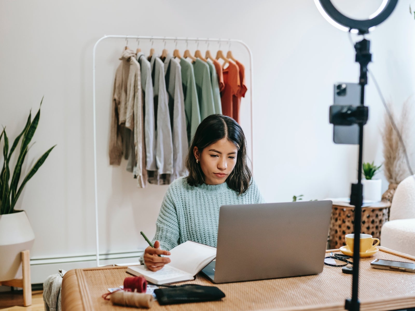 How to Design Blog Post Headers That Attract Readers | Learn BeFunky