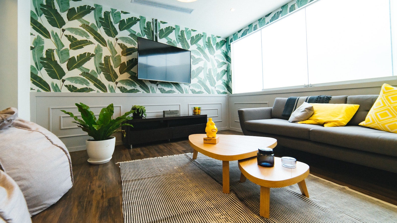 How to Design Your Own Renter-Friendly Wallpaper | Learn BeFunky