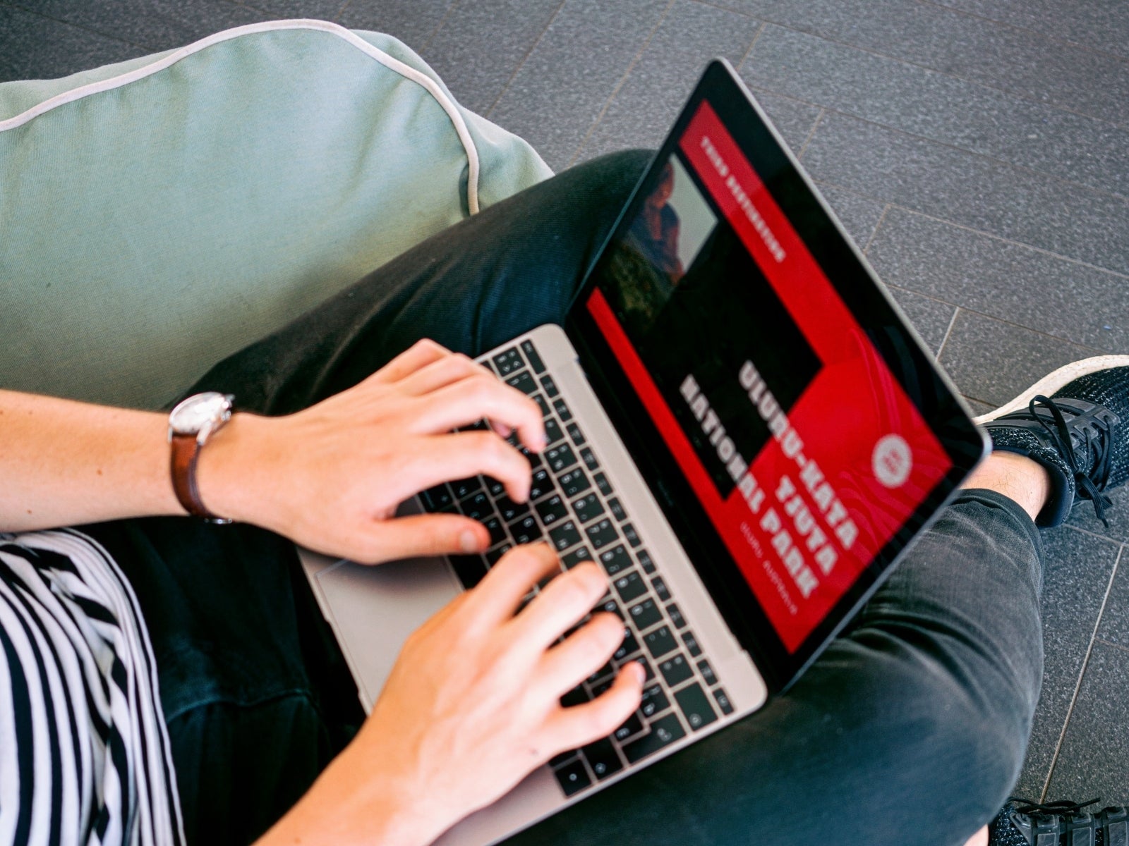 The Complete Guide to Minimalist Graphic Design | Learn BeFunky