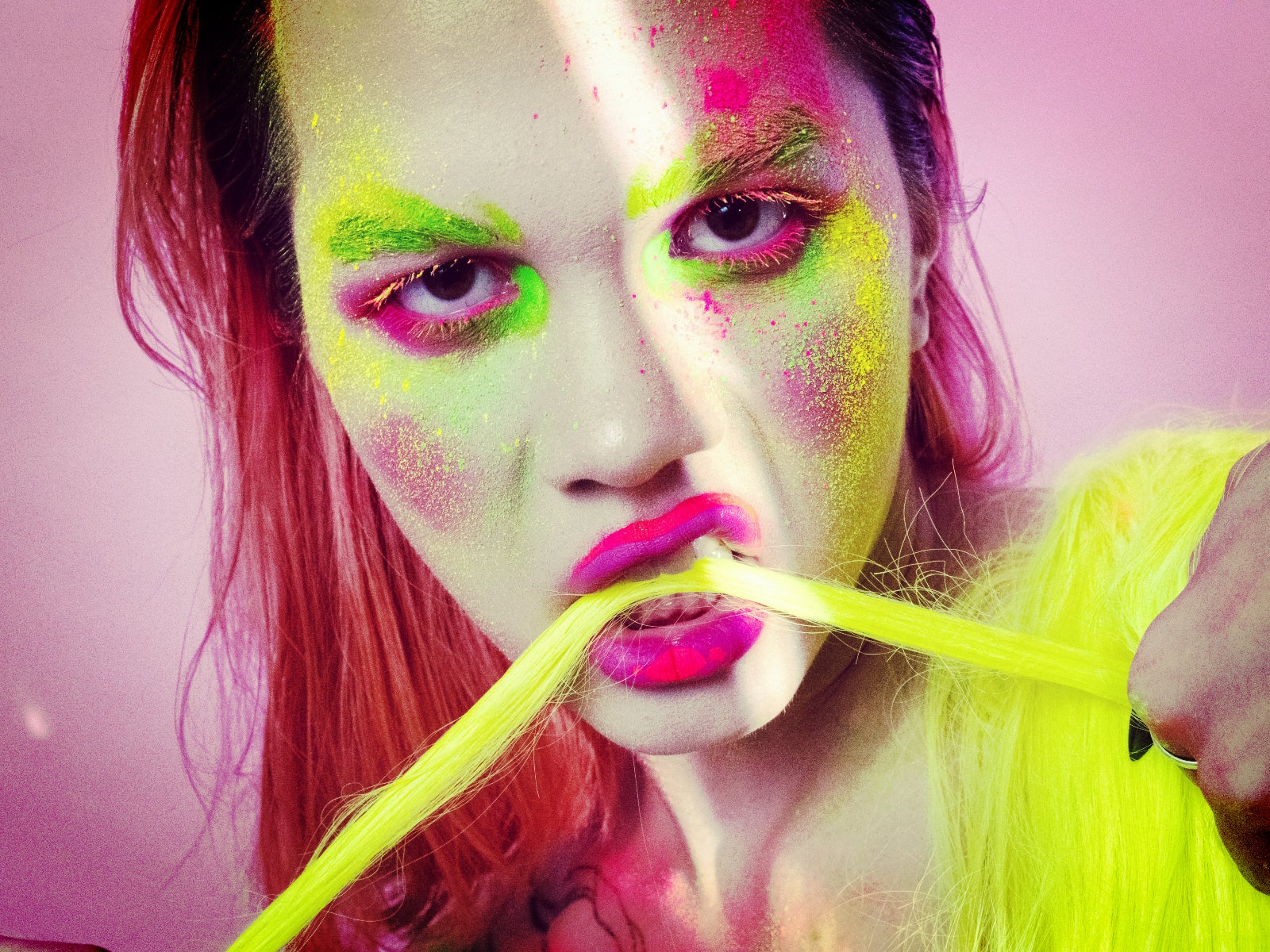 Chromatic Aberration 101: A Quick Guide to Vibrant Chromatic Effects ...